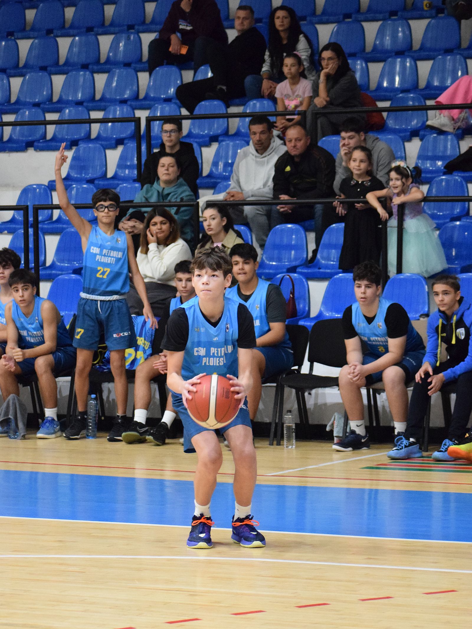 Sezonul începe cu victorii clare pentru echipele de baschet „U15” ale ...